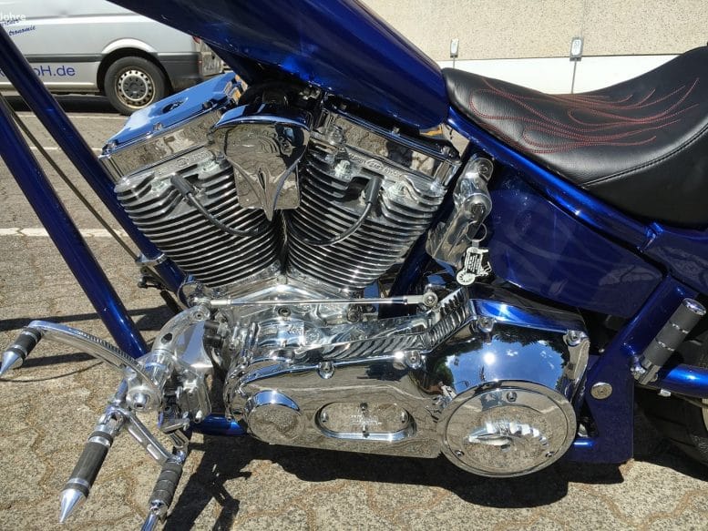 1 A American Ironhorse Texas Chopper 2007 Candyblue - ABC Hamburg Bikes