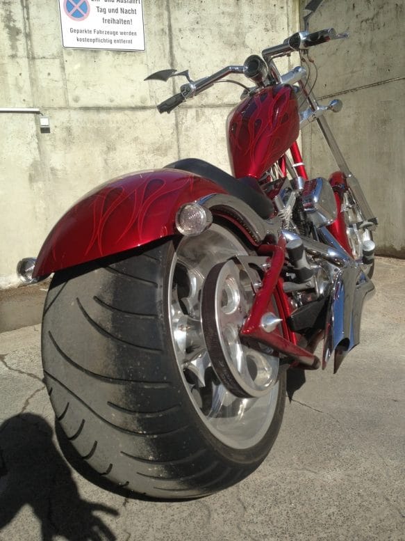 candyred-black Flames K9 Big Dog Motorrad - ABC Hamburg Custom Bike