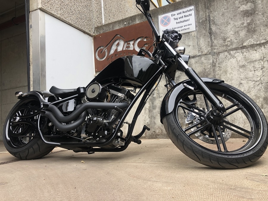 .Big Dog Pitbull Blacked out 280 auf 20 Zoll - ABC Hamburg Custom Bikes